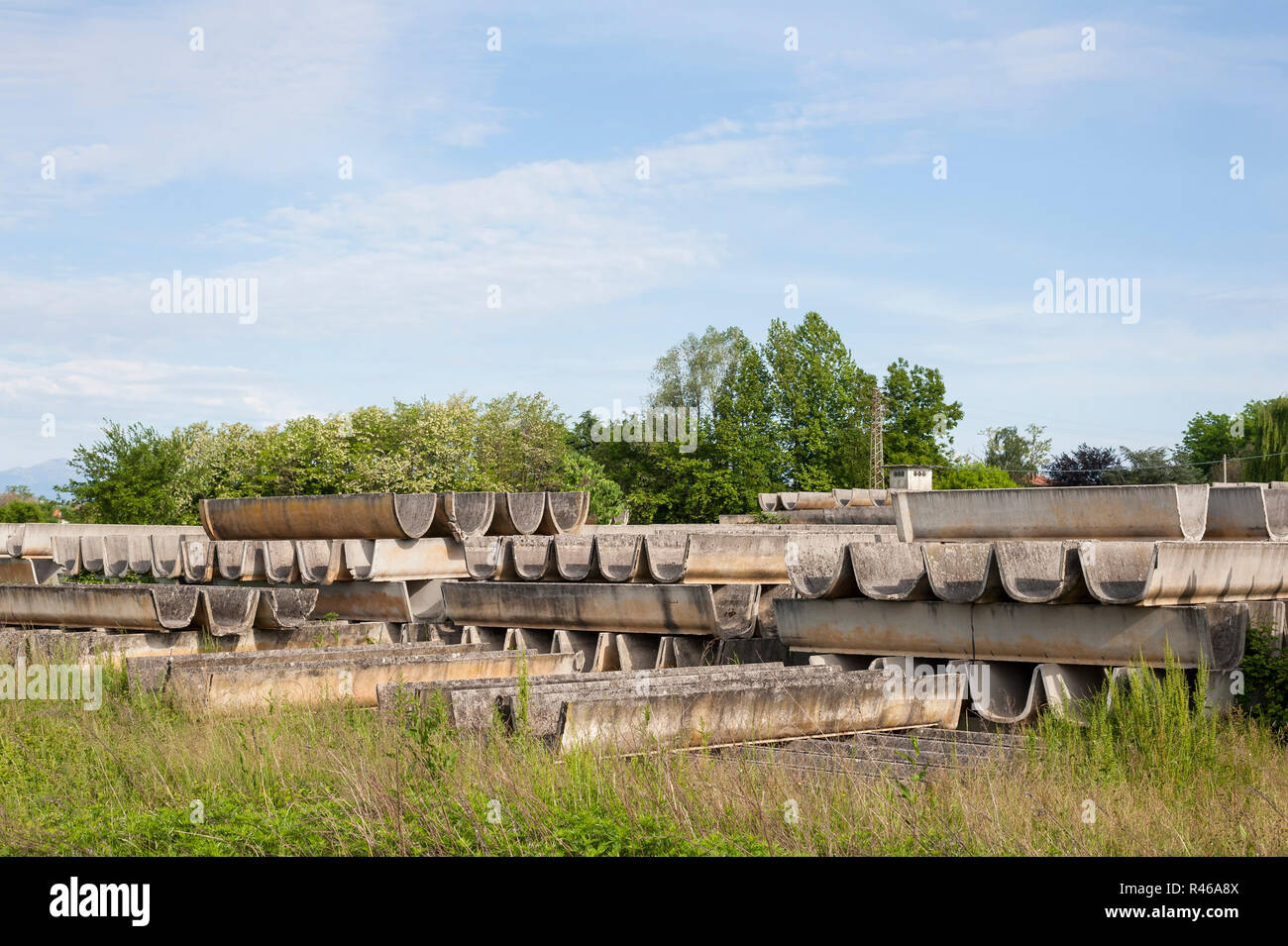 Siphon canal hi-res stock photography and images - Alamy