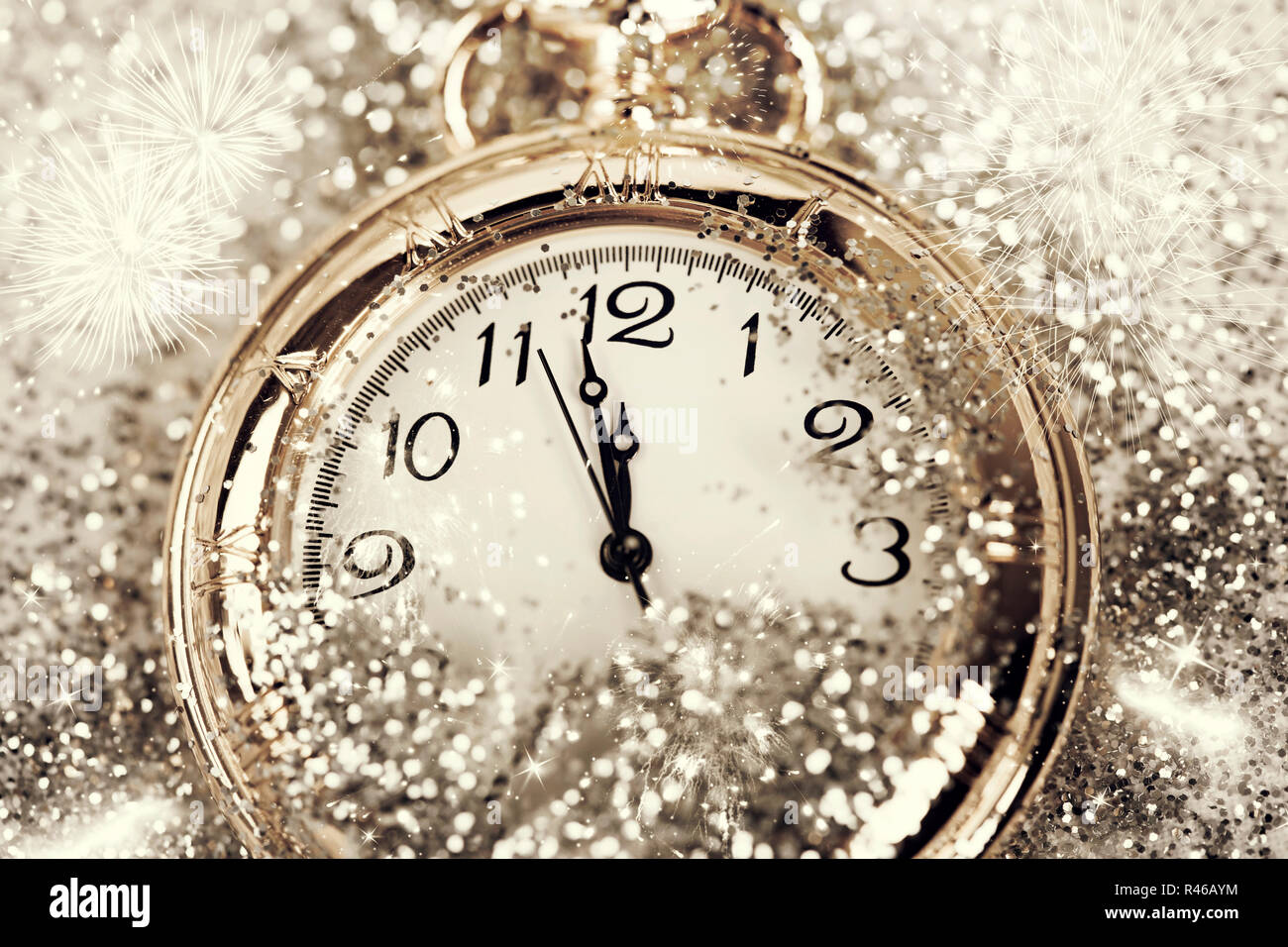 Midnight new hi-res stock photography and images - Alamy