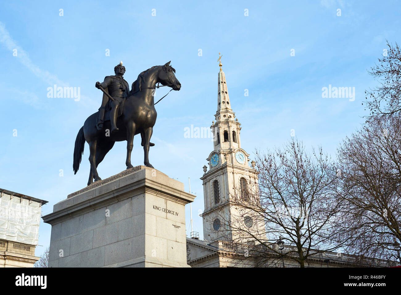 Trafalgar Square statue Stock Photo - Alamy