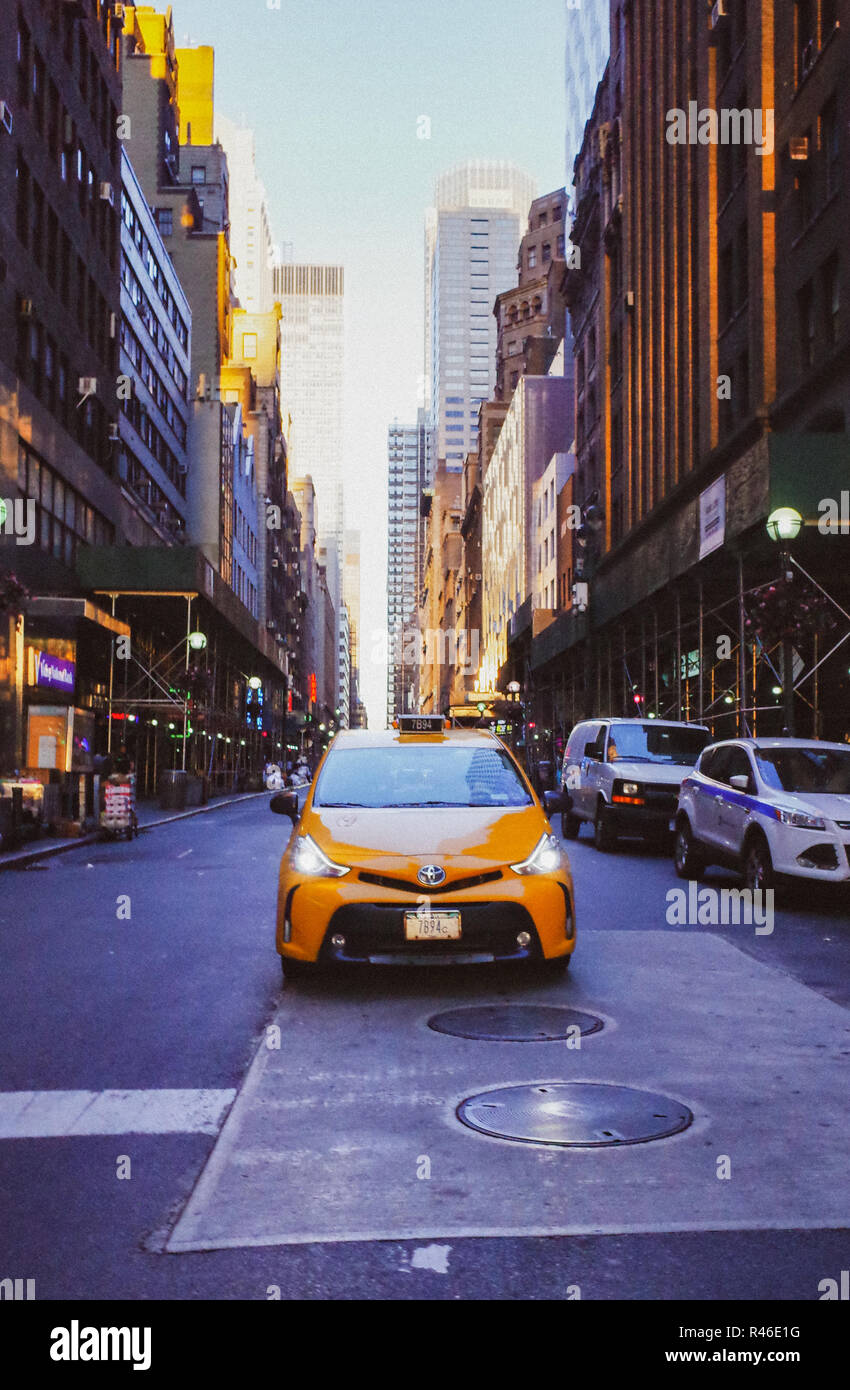 New york city traffic yellow hi-res stock photography and images - Alamy