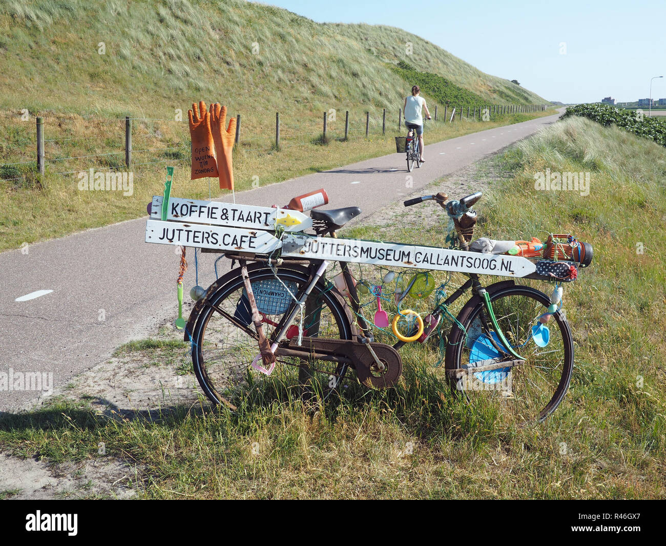 Cycling on LF1 cycle route, Netherlands Stock Photo - Alamy