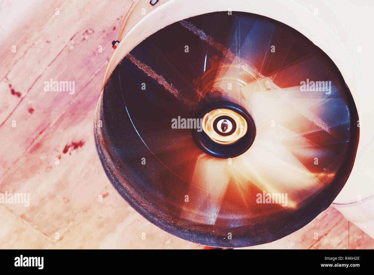 Ceiling ducts hi-res stock photography and images - Alamy