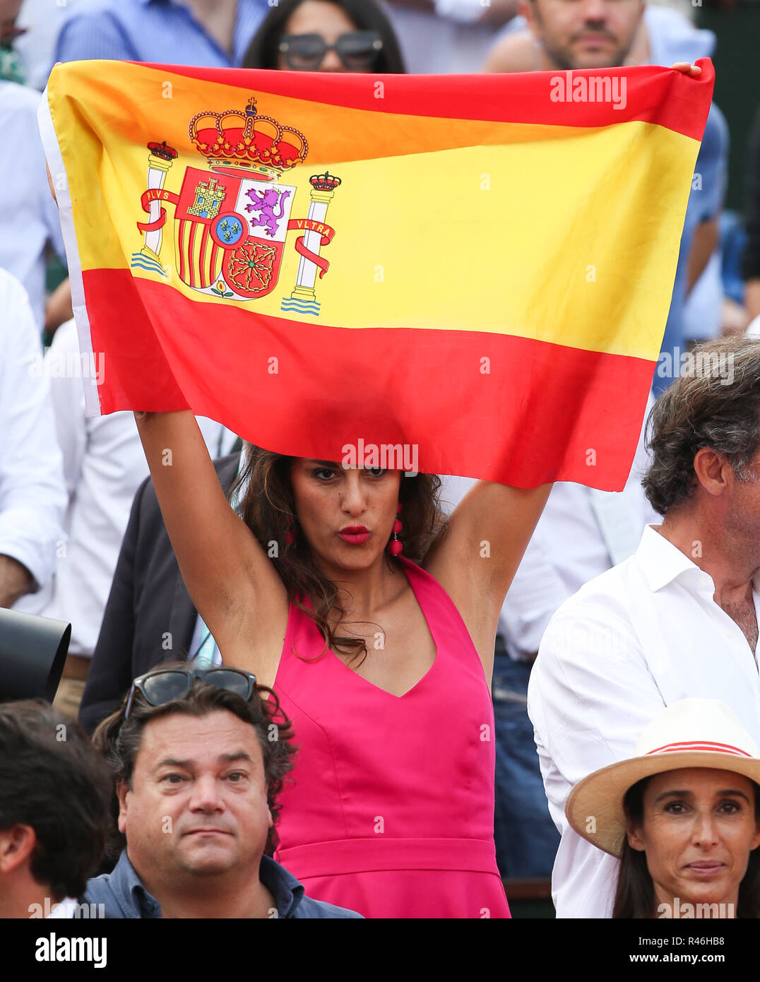 Spanish men and woman hi-res stock photography and images - Alamy