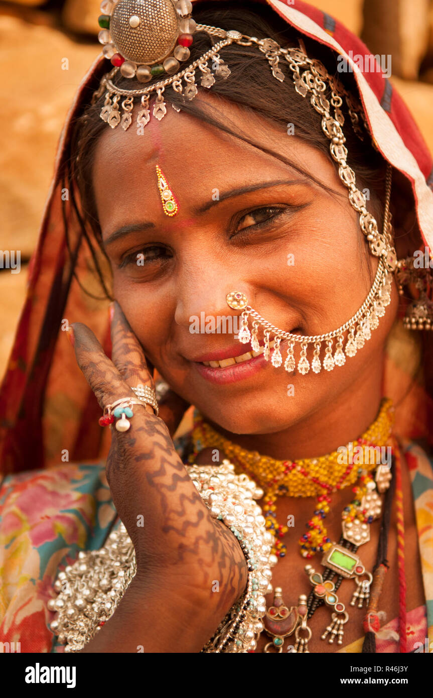 Portrait of traditional Indian woman Stock Photo - Alamy
