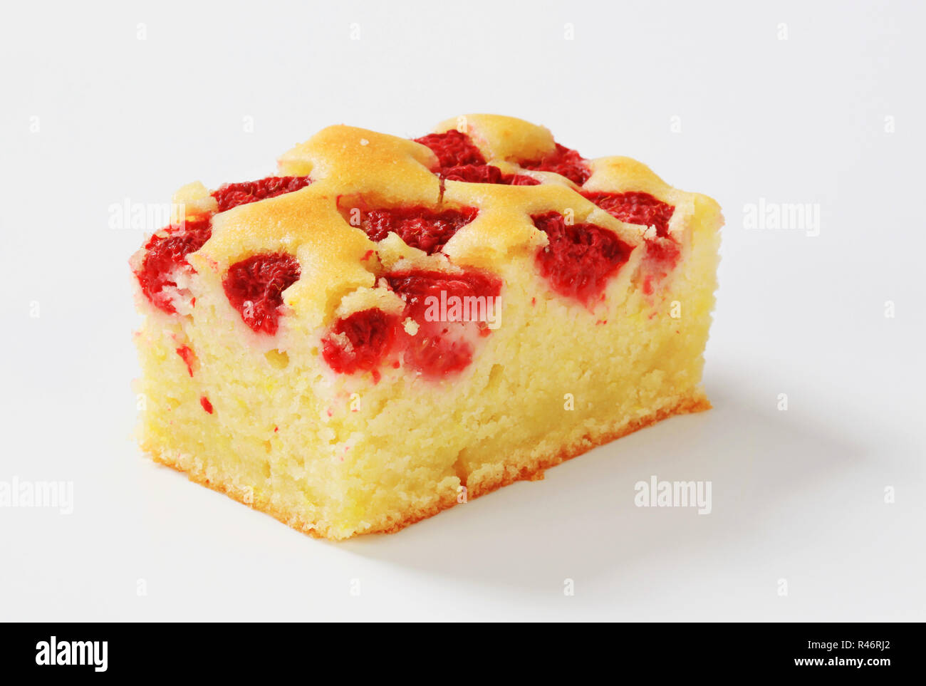 Raspberry cake slice Stock Photo - Alamy
