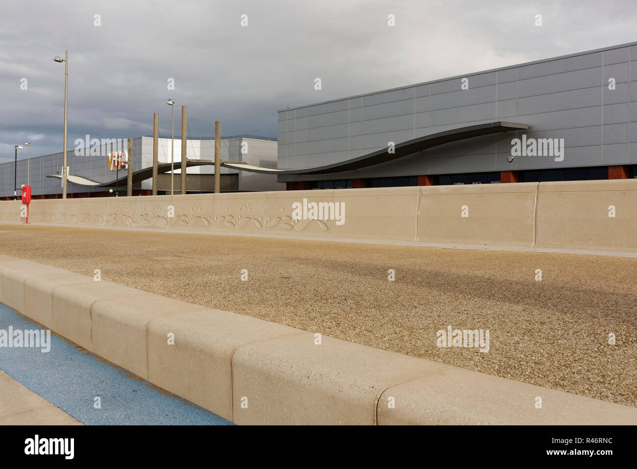 Split level promenade hi-res stock photography and images - Alamy
