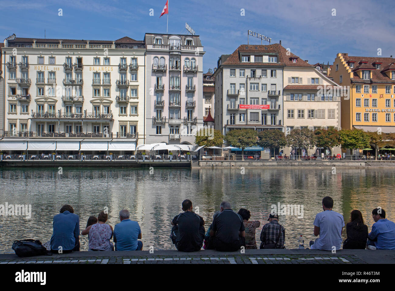 People sitting by river hi-res stock photography and images - Alamy