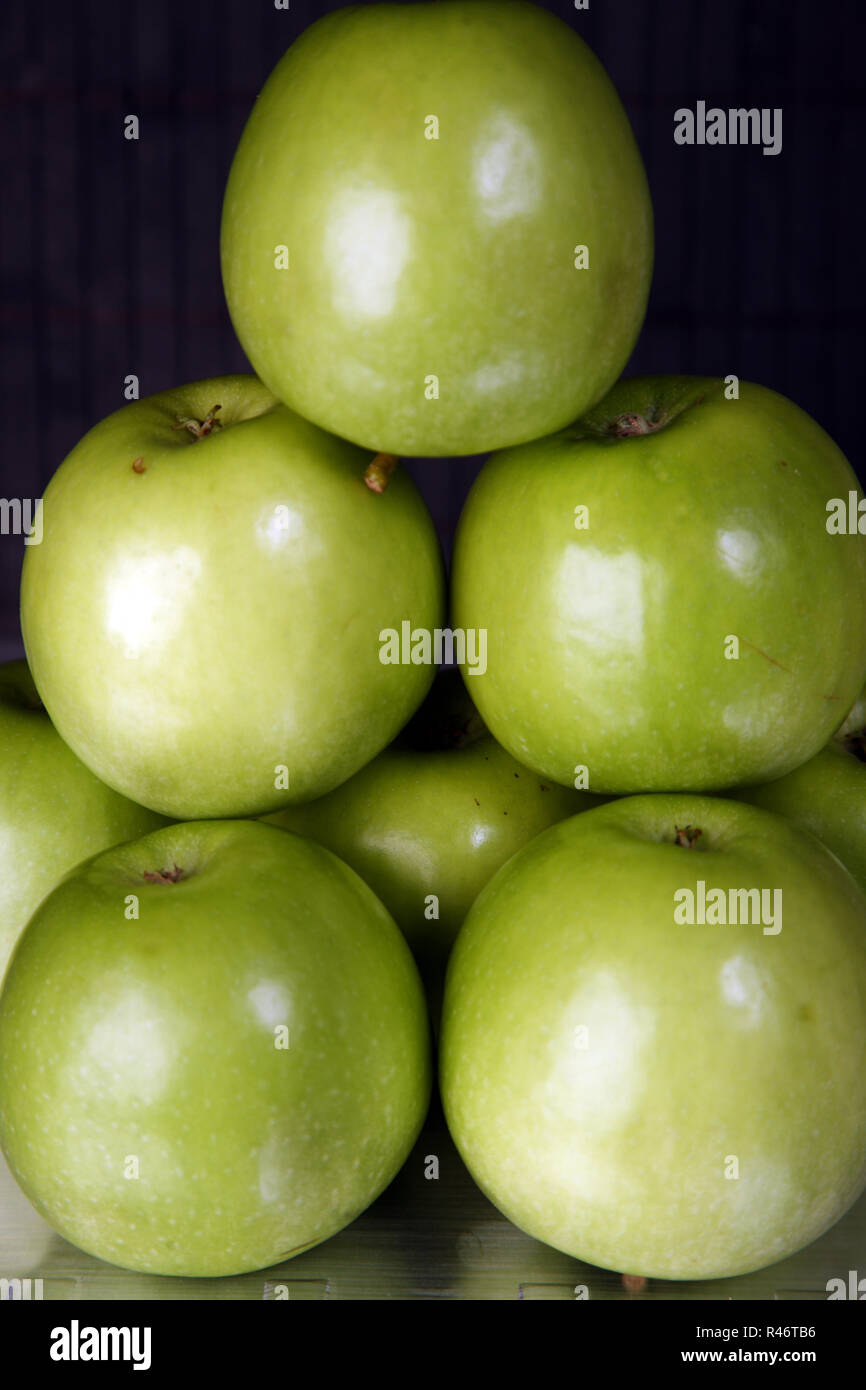 Ss apple hi-res stock photography and images - Alamy