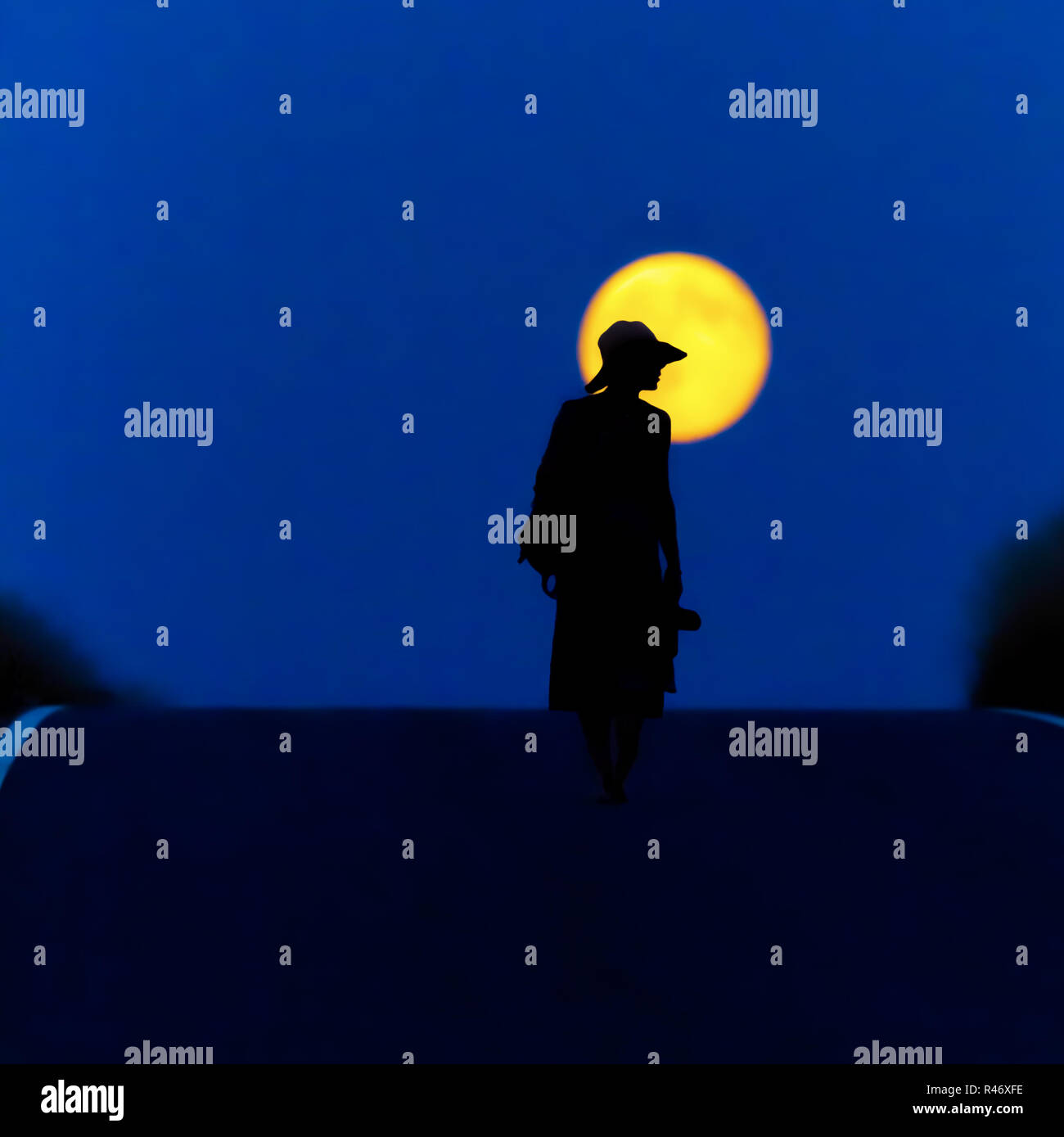 Moon light woman walking hi-res stock photography and images - Alamy