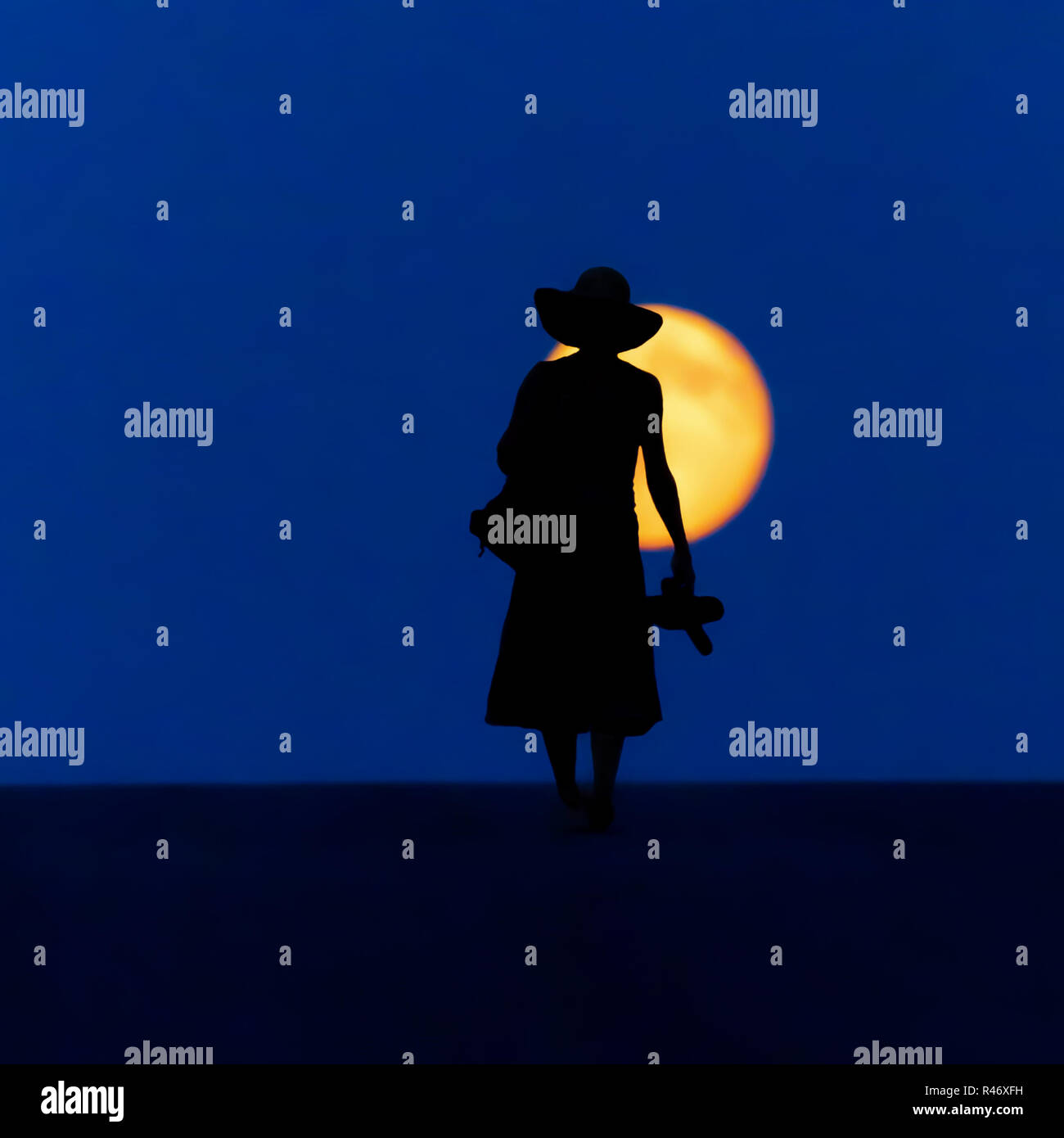 Moon light woman walking hi-res stock photography and images - Alamy