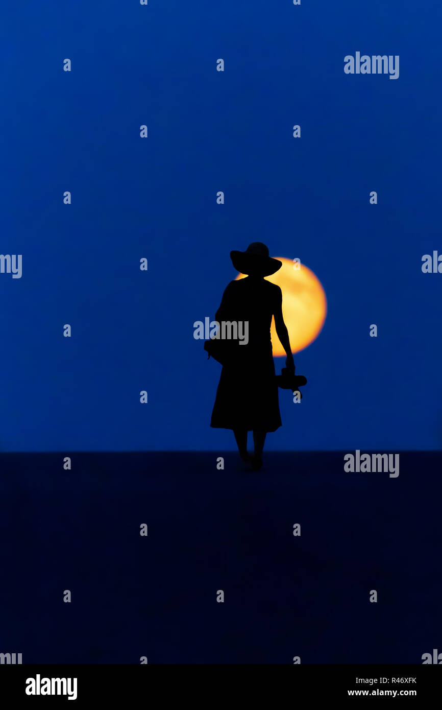 Moon light woman walking hi-res stock photography and images - Alamy