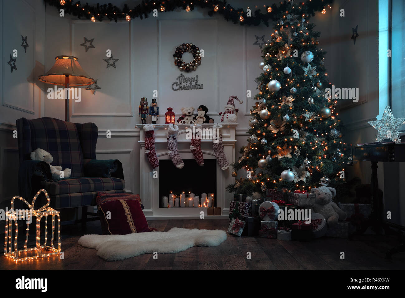 Empty chair christmas hi-res stock photography and images - Alamy