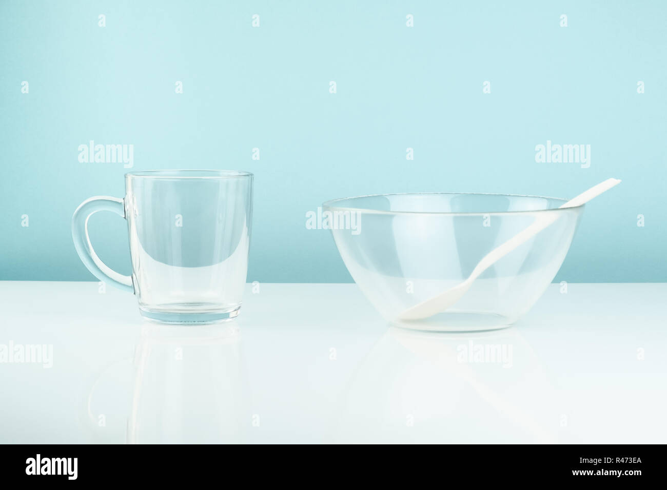 Dinnerware hi-res stock photography and images - Alamy
