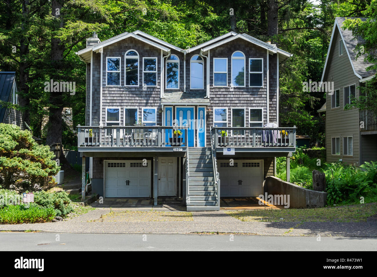 Beautiful wooden house, typical architecture of the Pacific Northwest ...