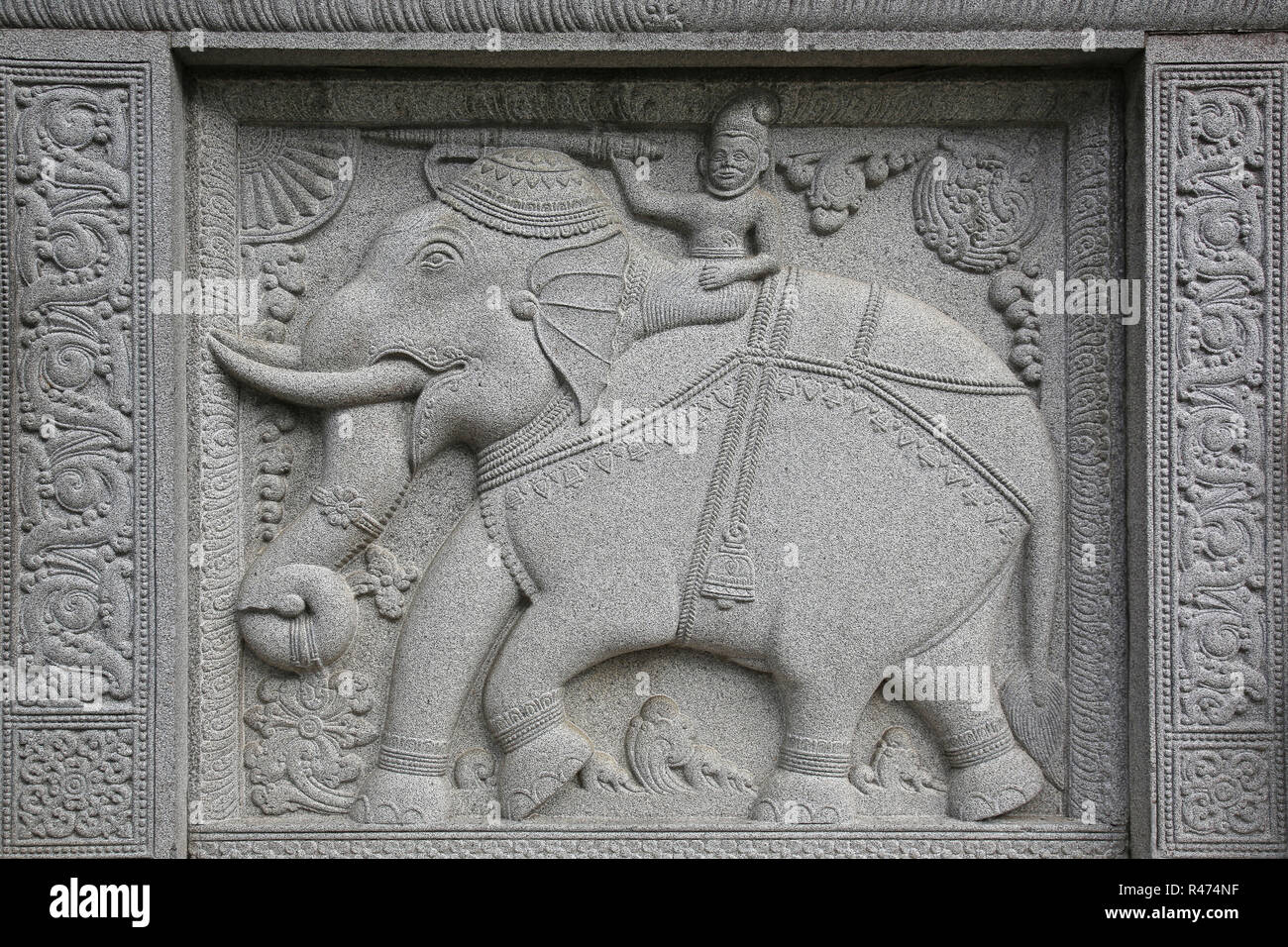elephant relief temple of tooth kandy sri lanka Stock Photo - Alamy