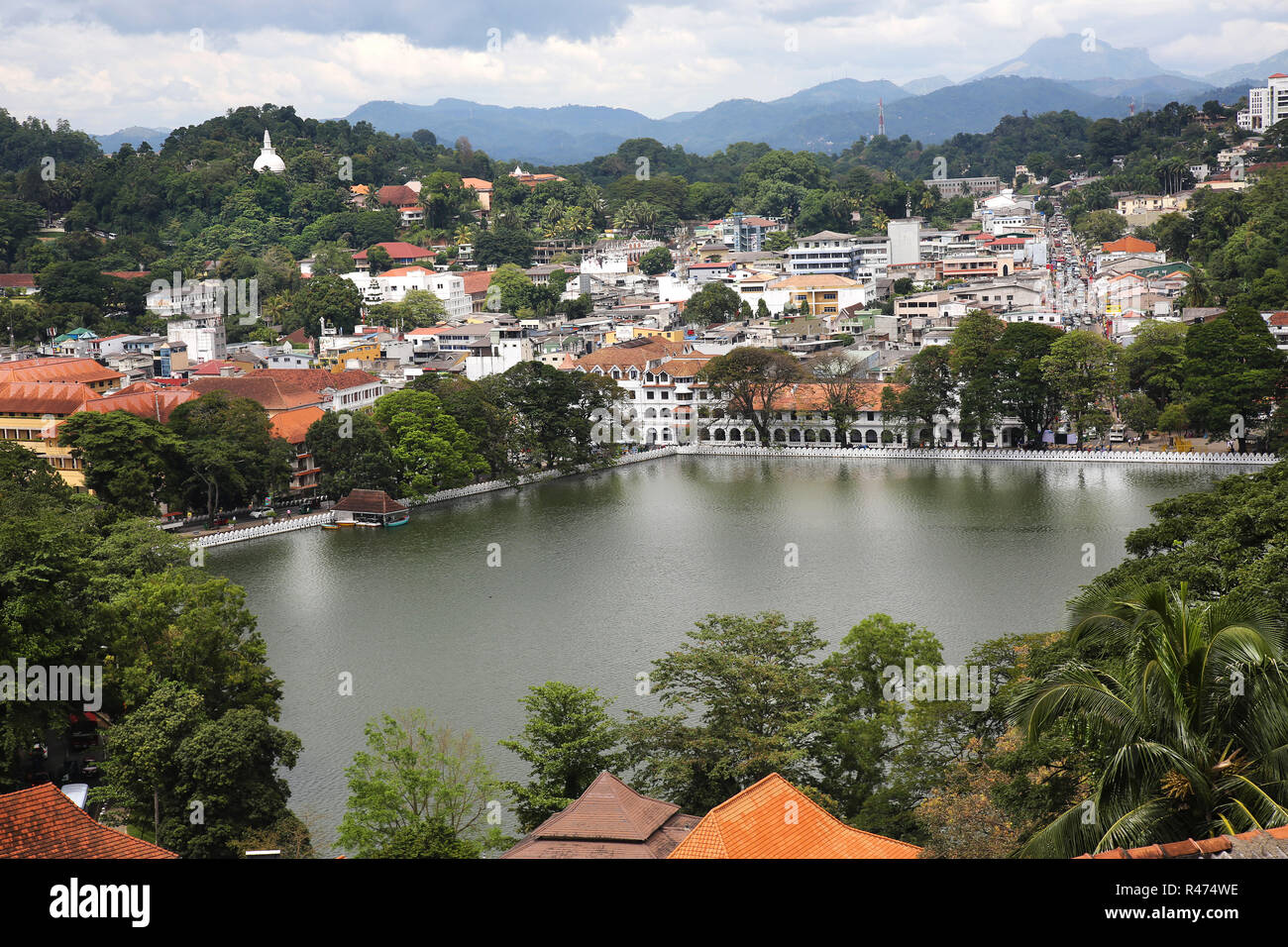 kandy lake sri lanka Stock Photo - Alamy