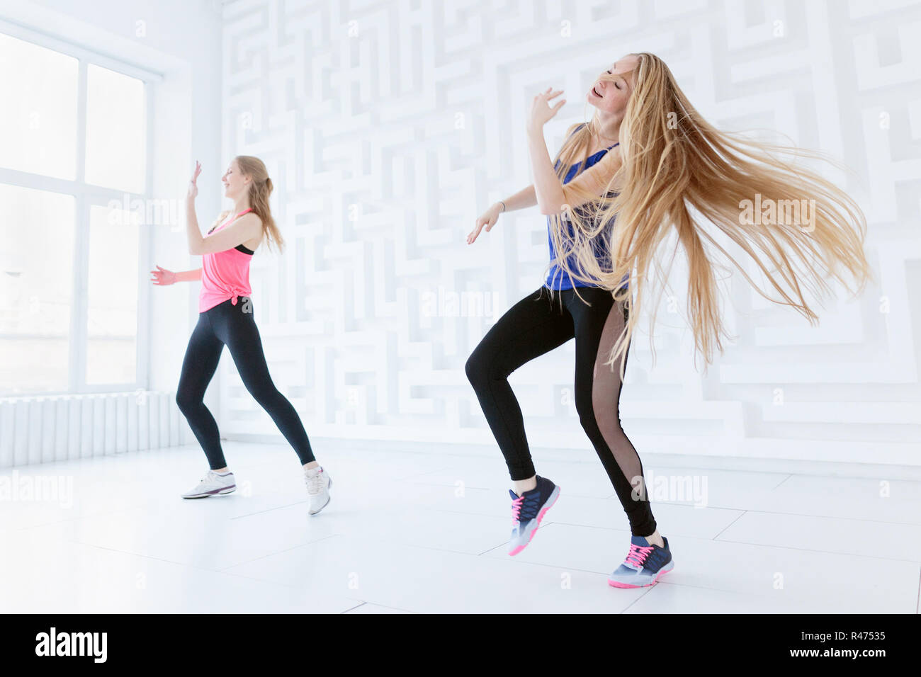 Adult dance class hi-res stock photography and images - Alamy