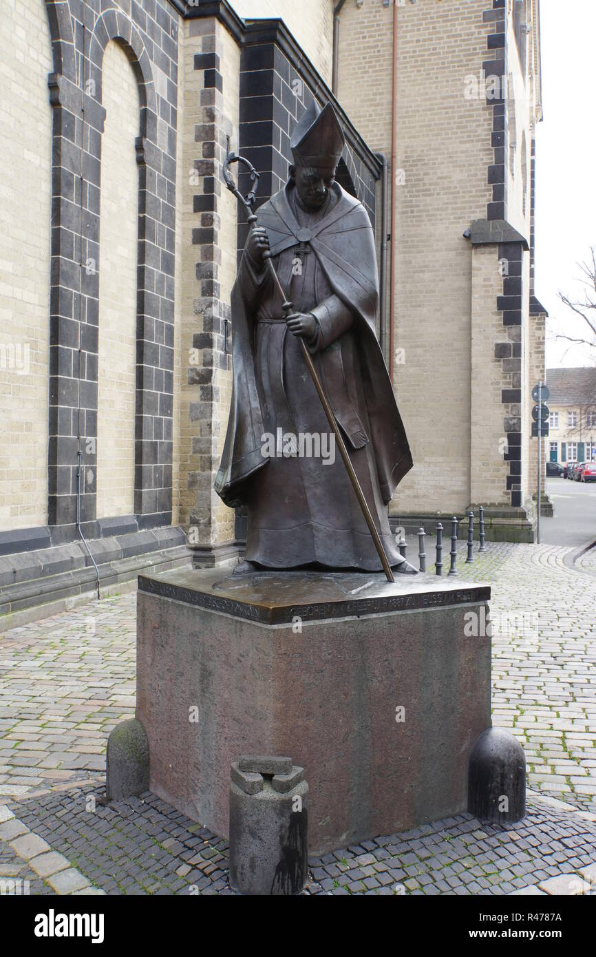 monument cardinal joseph frings,archbishop of cologne Stock Photo - Alamy