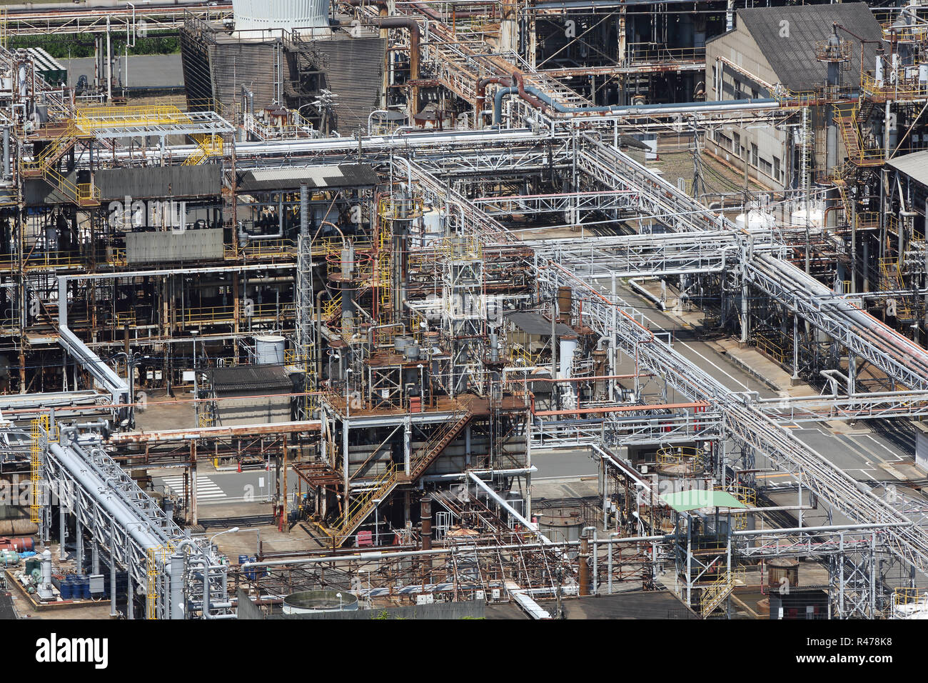 Process area oil refinery plant hi-res stock photography and images - Alamy