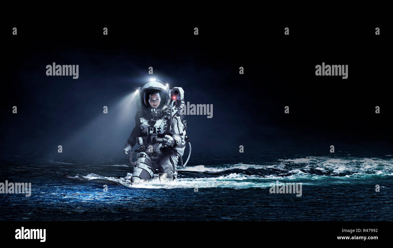 Woman spaceman hi-res stock photography and images - Alamy