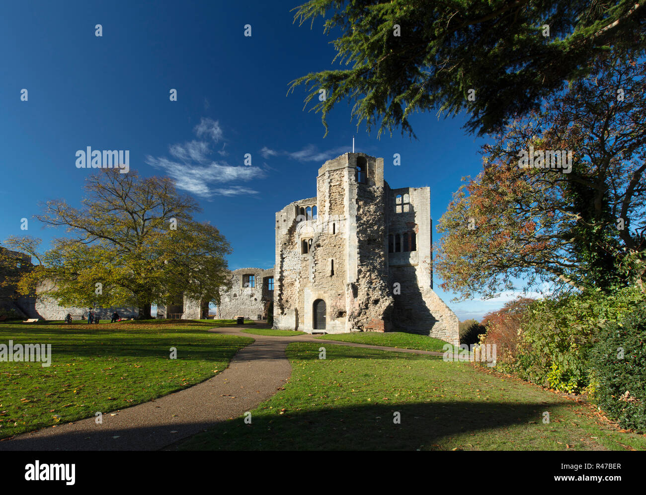 Newark castle and gardens hi-res stock photography and images - Alamy