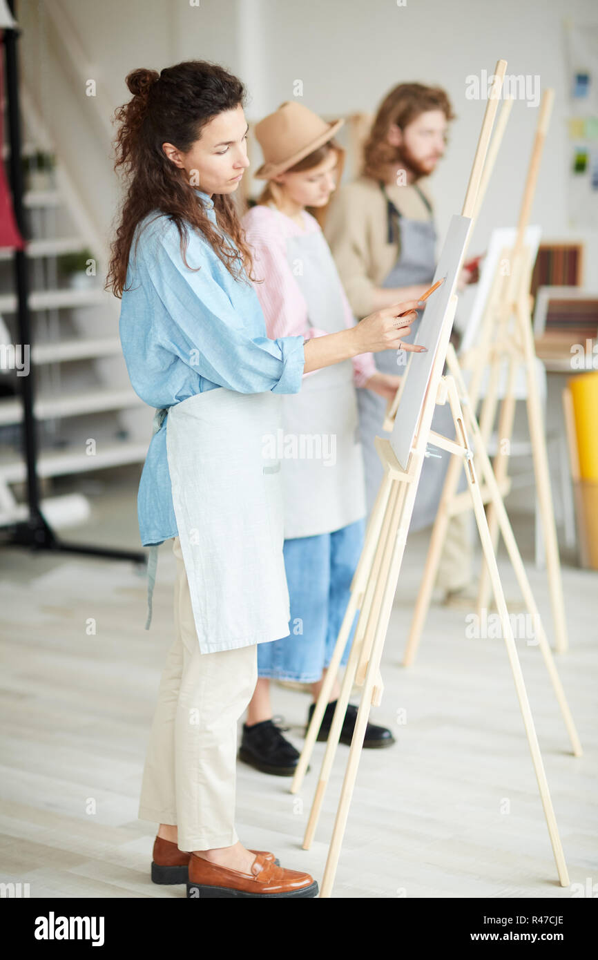 Class girl art students painting hi-res stock photography and images ...