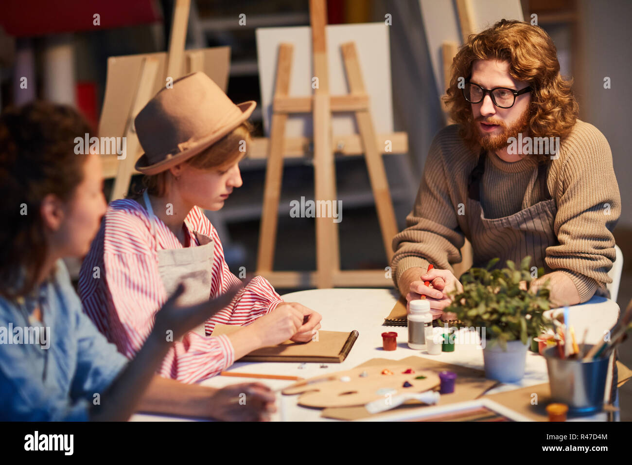 Classroom instructions hi-res stock photography and images - Alamy