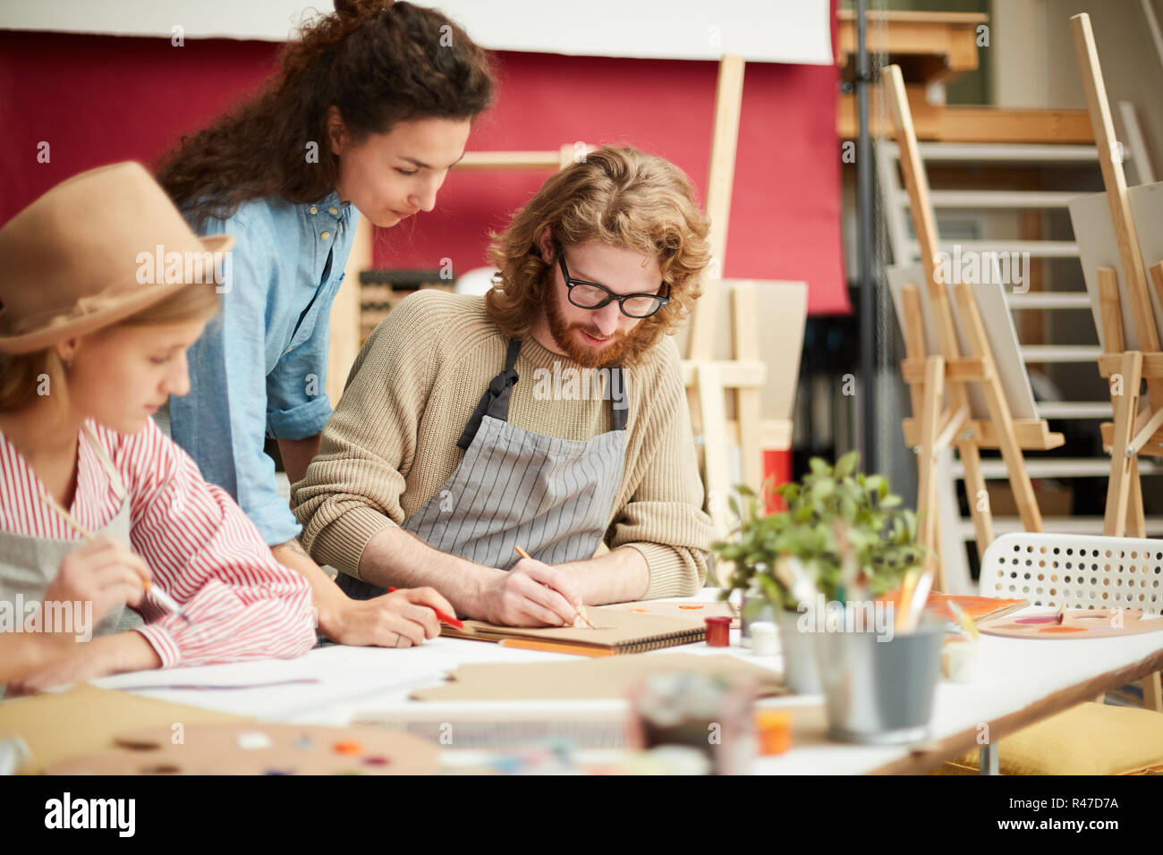 Learning to sketch Stock Photo - Alamy