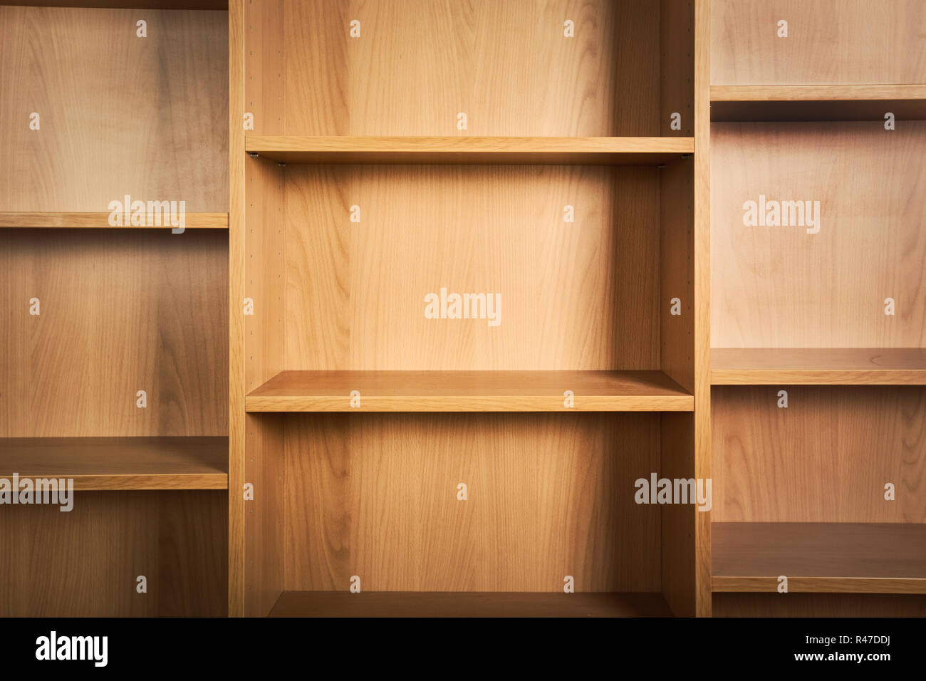 Wooden shelves texture hi-res stock photography and images - Alamy