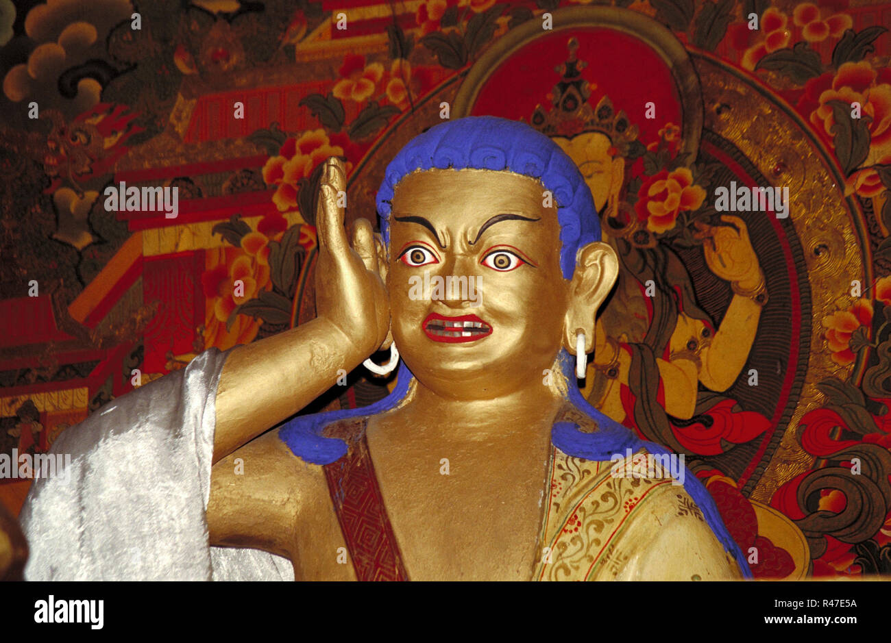 Tibet, Lhasa: Jokhang Tempel - Statue des Milarepa, ein erleuchteter ...