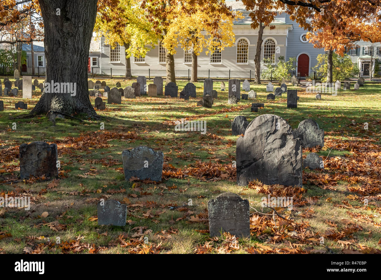 Christ Church and The Old Burying Ground in Harvard Square, Cambridge ...