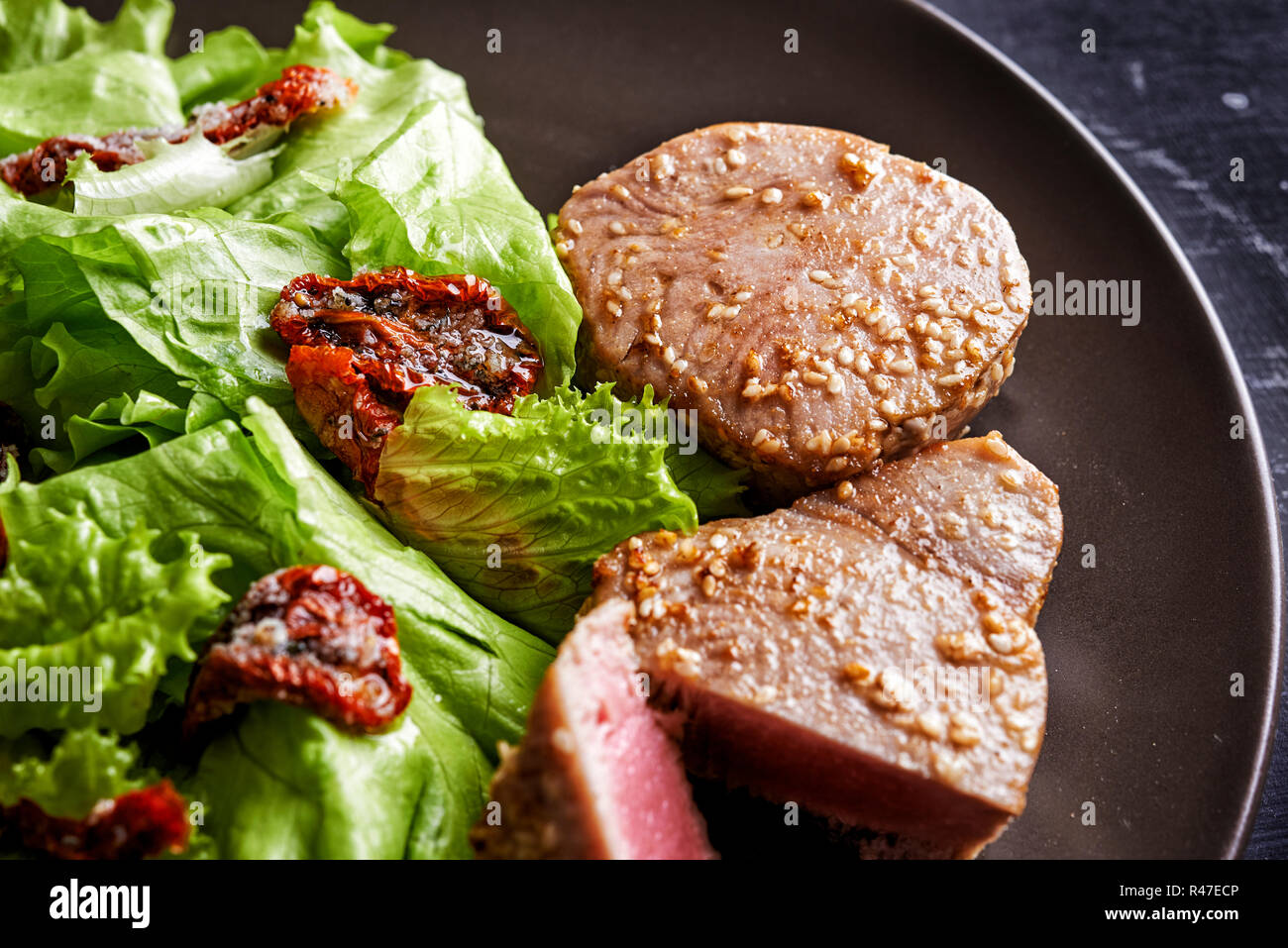Plate of tuna hi-res stock photography and images - Alamy