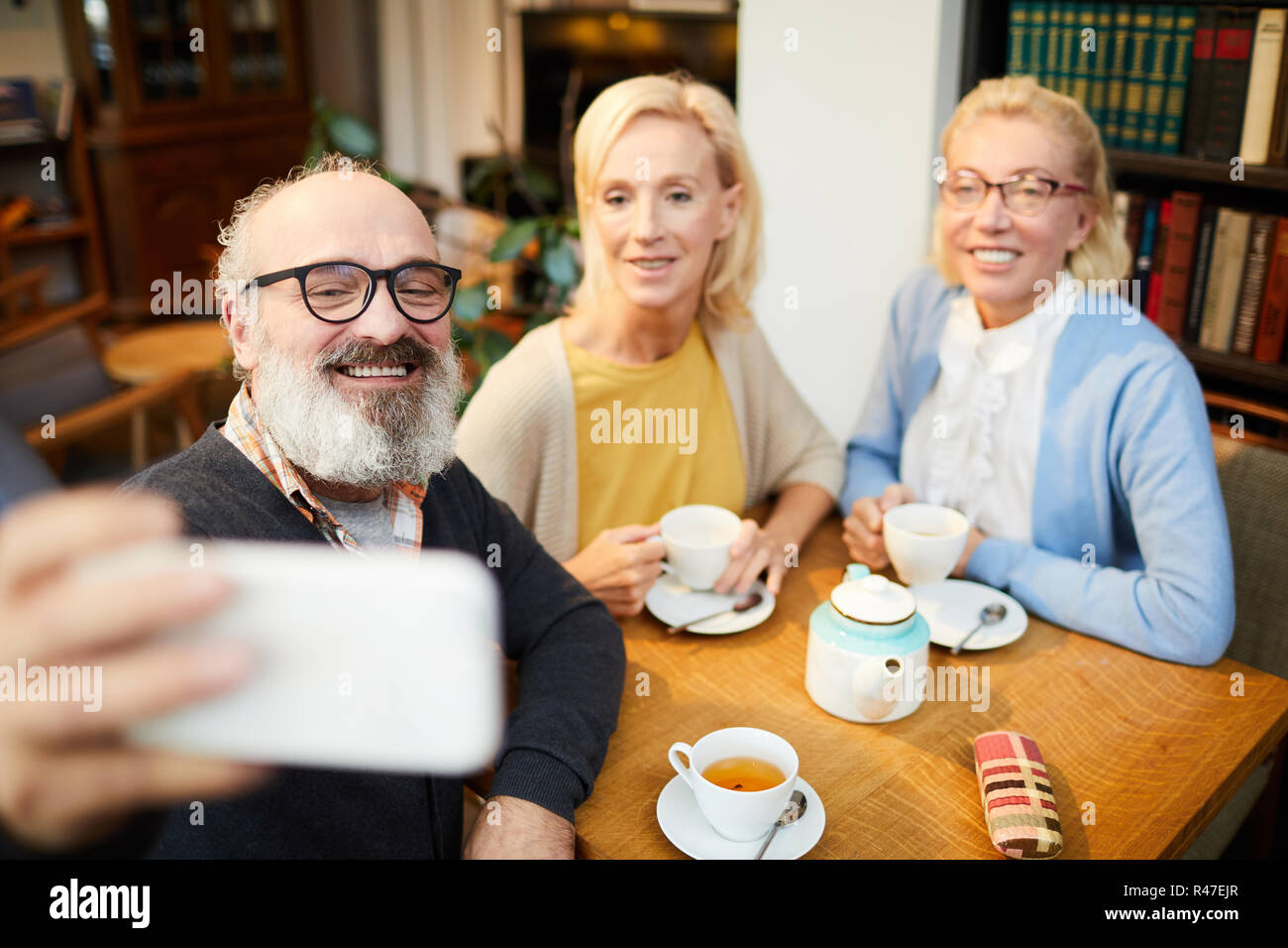 Selfie by tea Stock Photo - Alamy