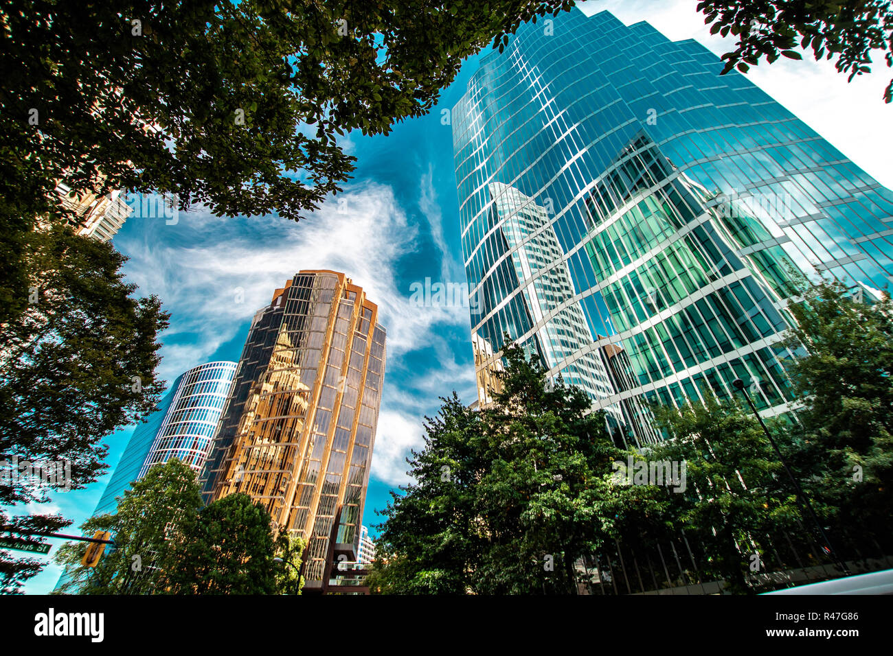 Futuristic cityscapes hi-res stock photography and images - Alamy