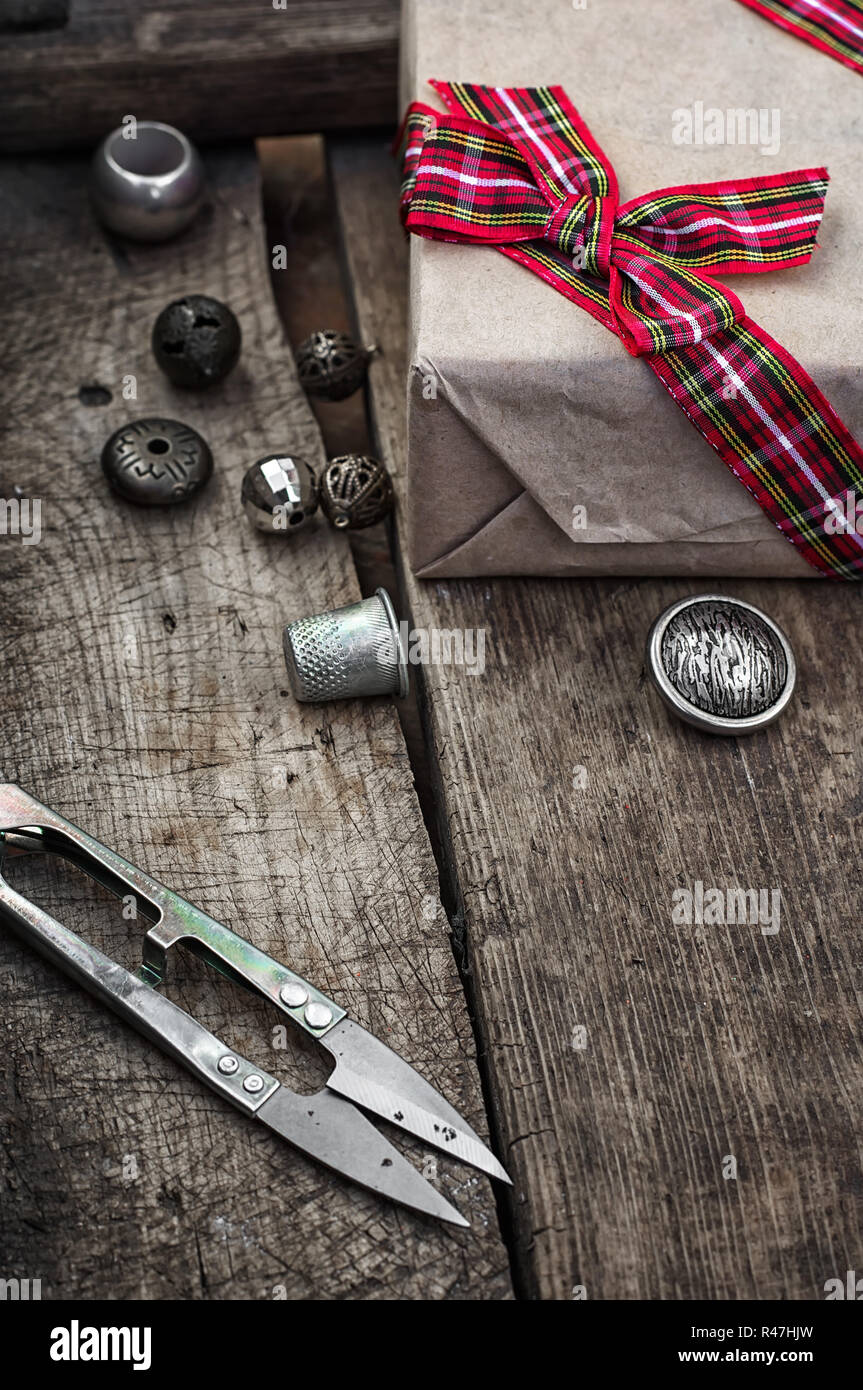 Packet of needles hi-res stock photography and images - Alamy