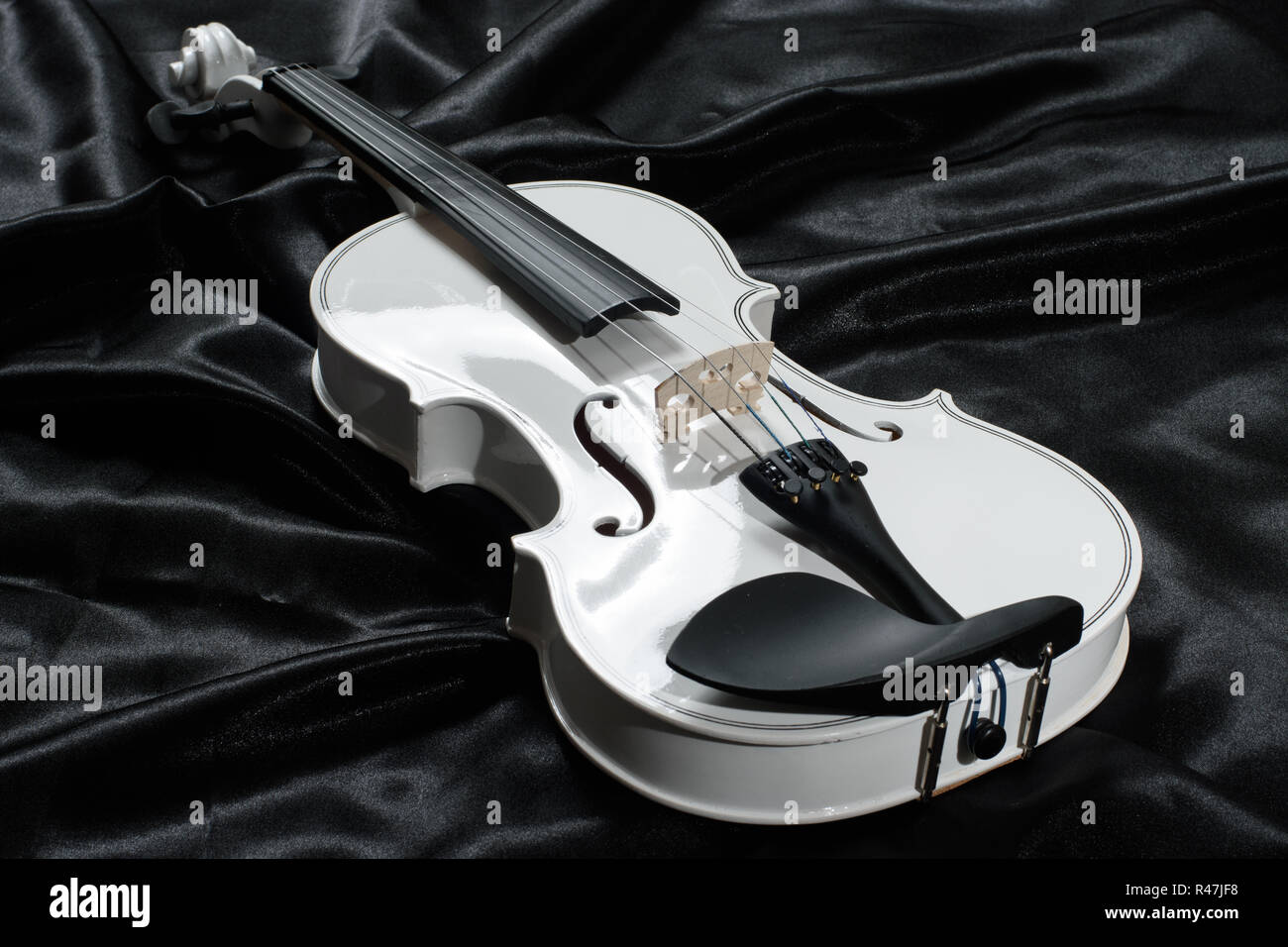 Strings maestro hi-res stock photography and images - Alamy