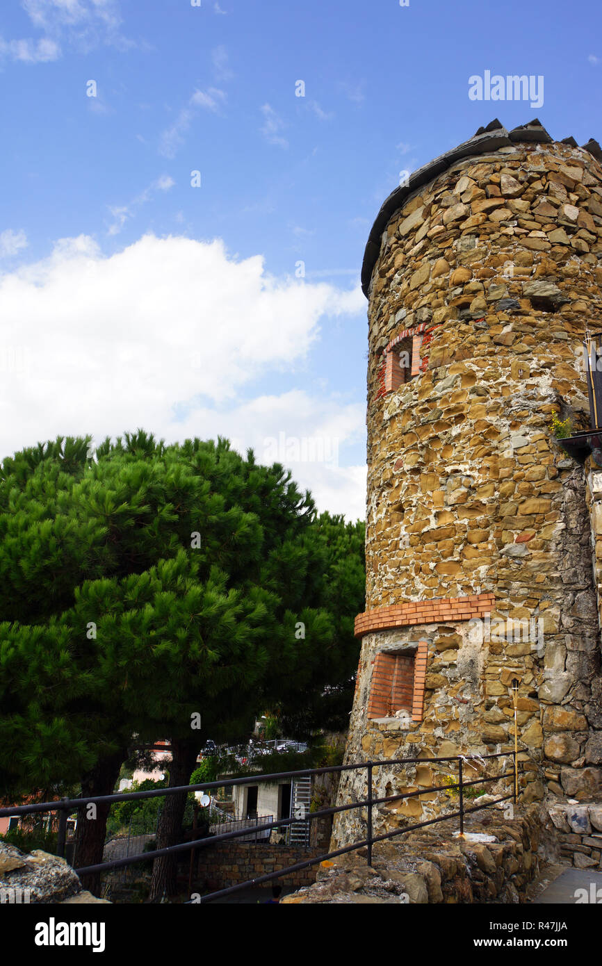 il castello - castle Stock Photo - Alamy
