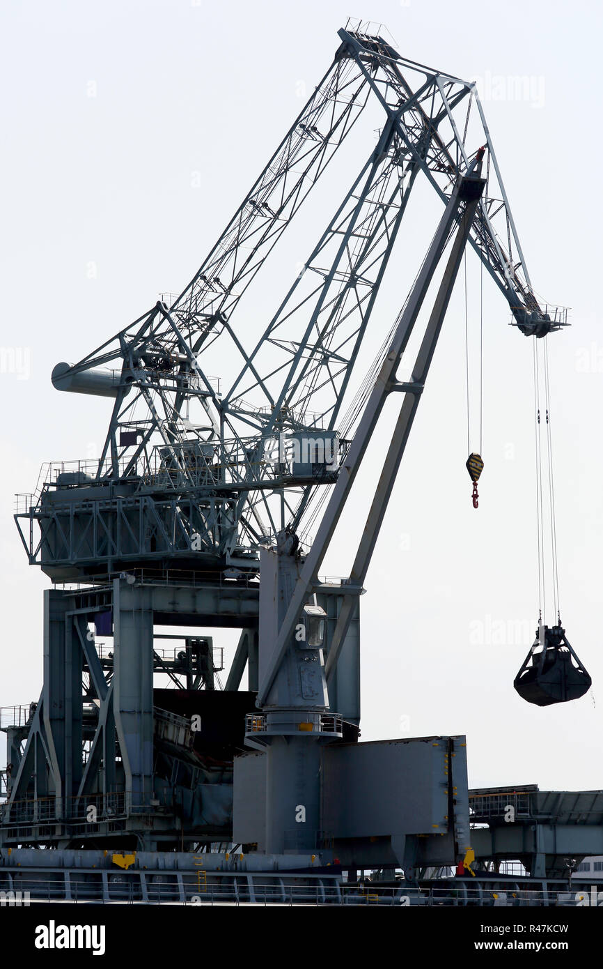 loading in coal cargo terminal Stock Photo - Alamy
