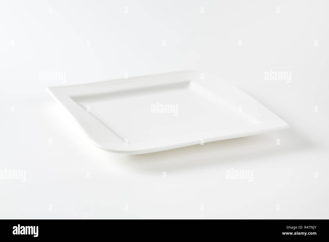Irregular plate hi-res stock photography and images - Alamy