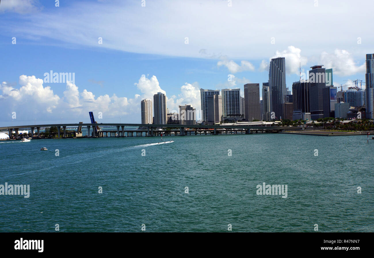 modern high-rise architecture in miami Stock Photo - Alamy