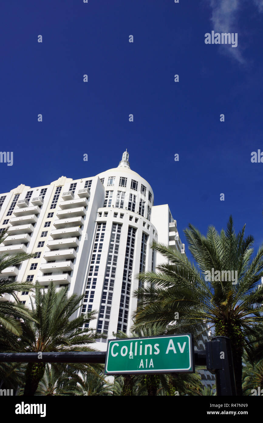 modern high-rise architecture in miami Stock Photo - Alamy