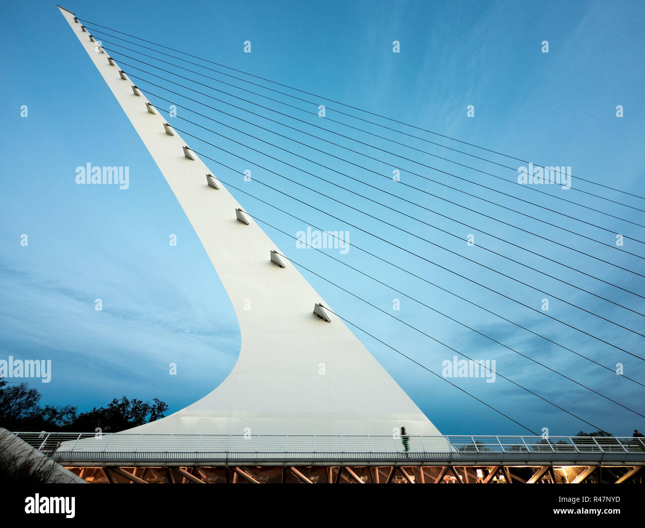 SUNDIAL BRIDGE, REDDING, CALIFORNIA, USA - OCTOBER 10, 2015: Unique ...