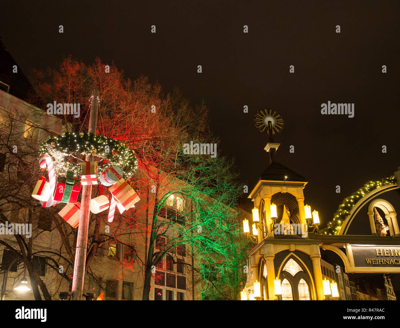 christmas market in cologne Stock Photo - Alamy