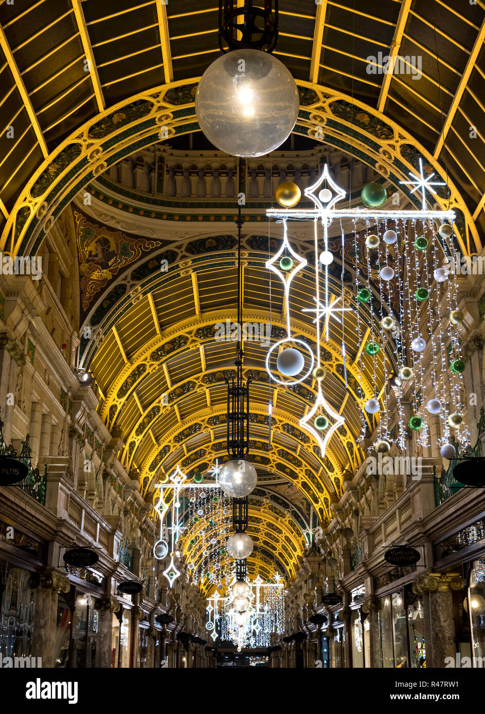 Leeds county arcade shopping centre hi-res stock photography and images ...