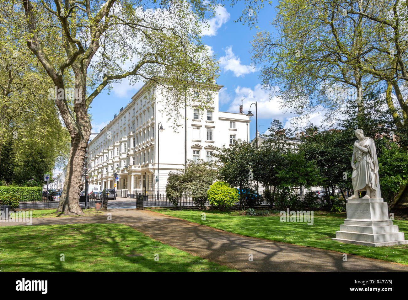 William huskisson statue hi-res stock photography and images - Alamy