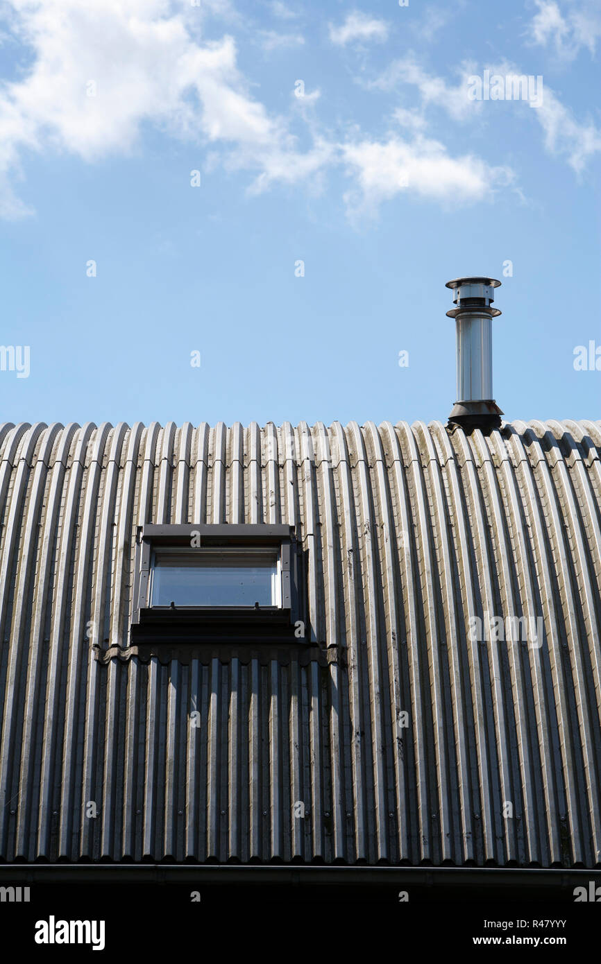 Round metal buildings hi-res stock photography and images - Alamy