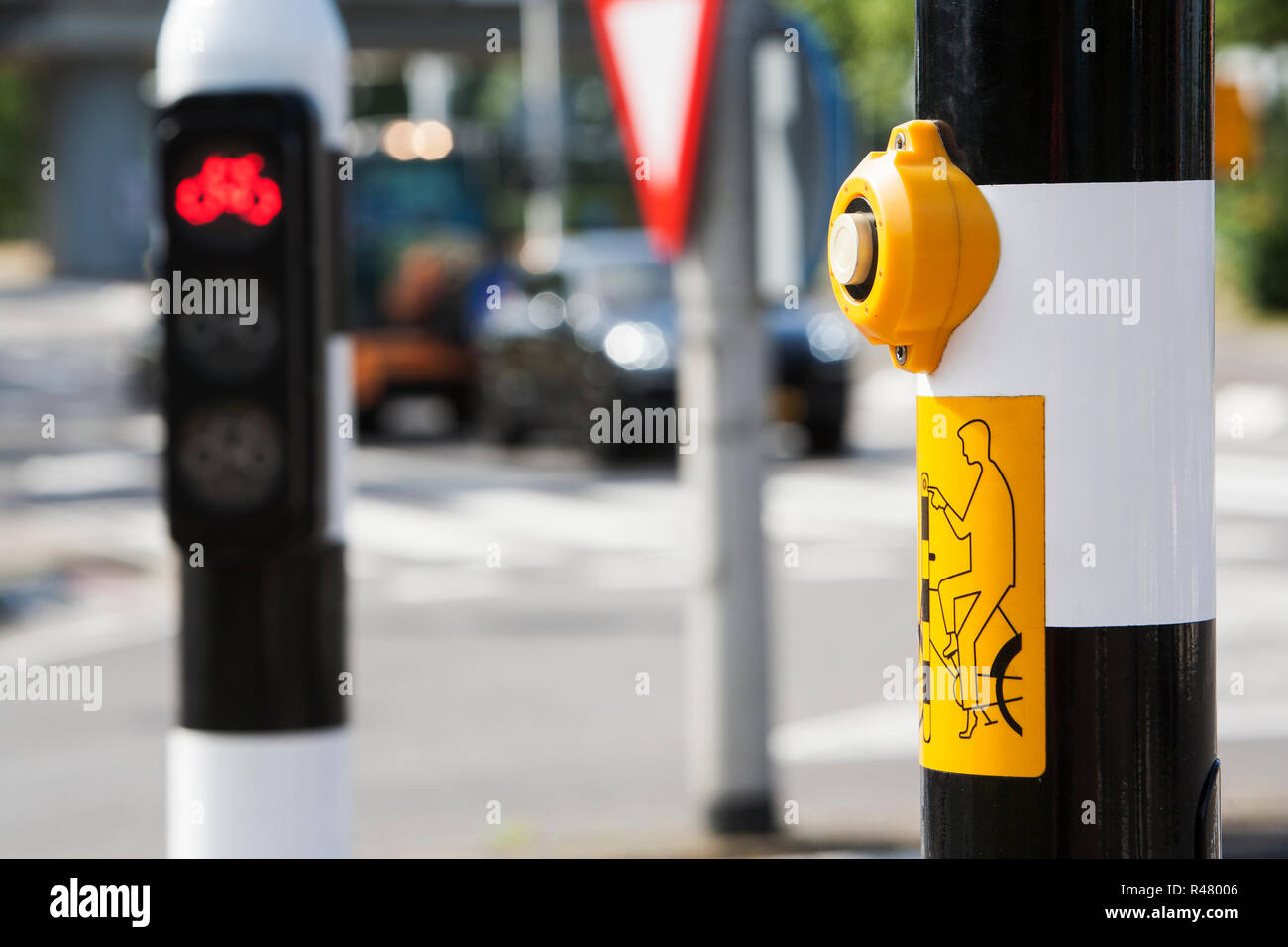 Bicycle traffic light Stock Photo - Alamy