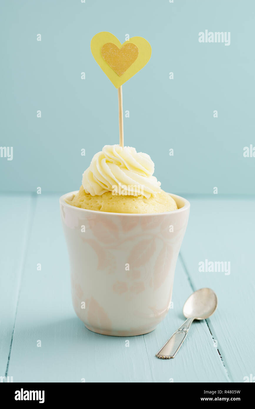 Cake picker hi-res stock photography and images - Alamy