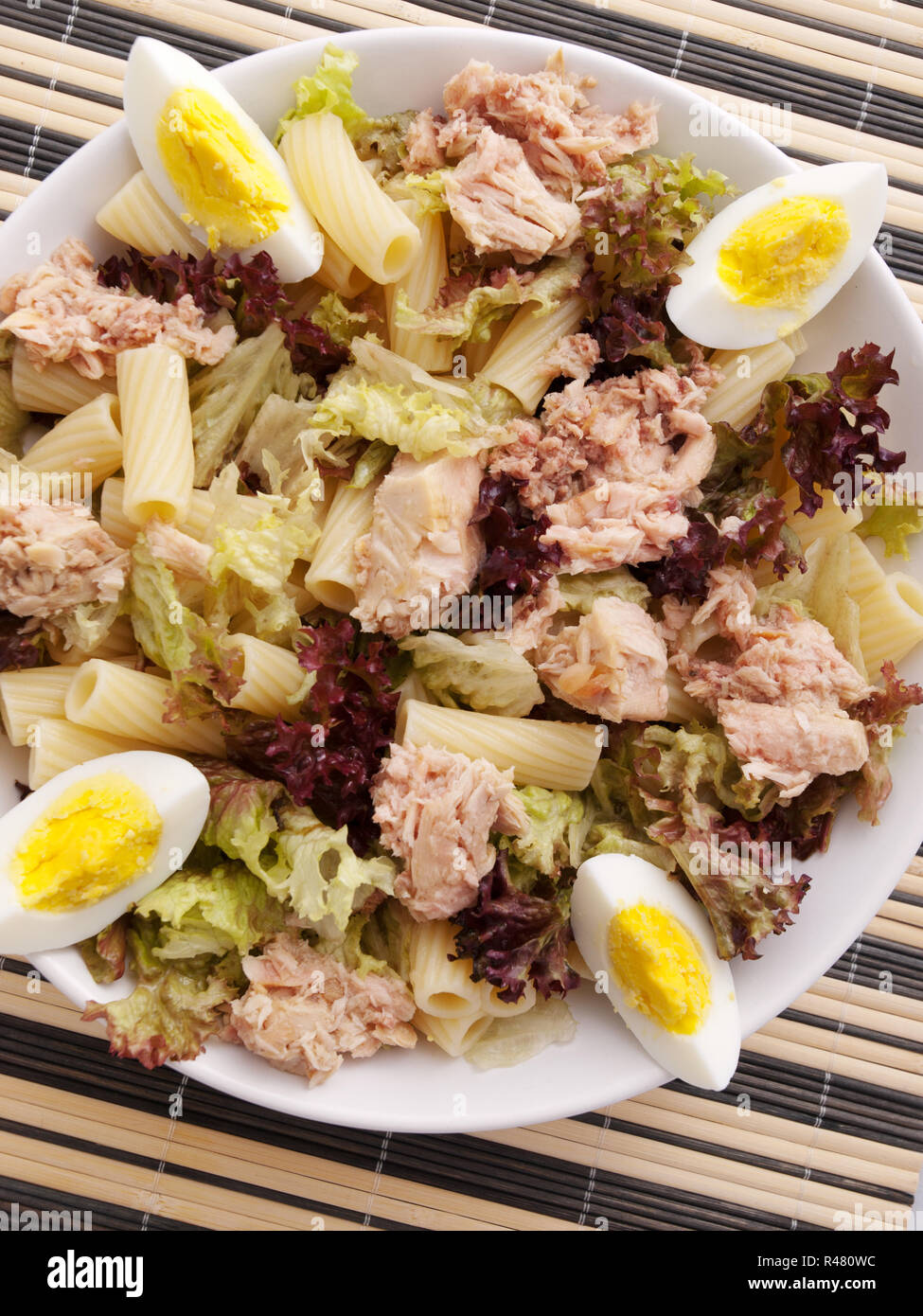 African tuna salad with tomatos and green peppers Stock Photo - Alamy