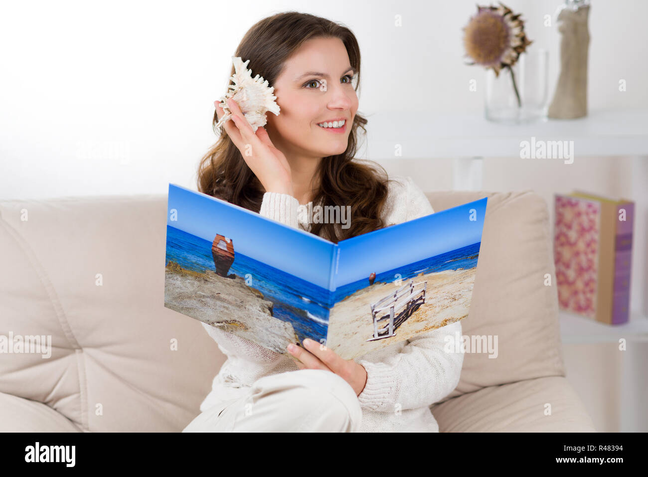 Clam shell sit hi-res stock photography and images - Alamy